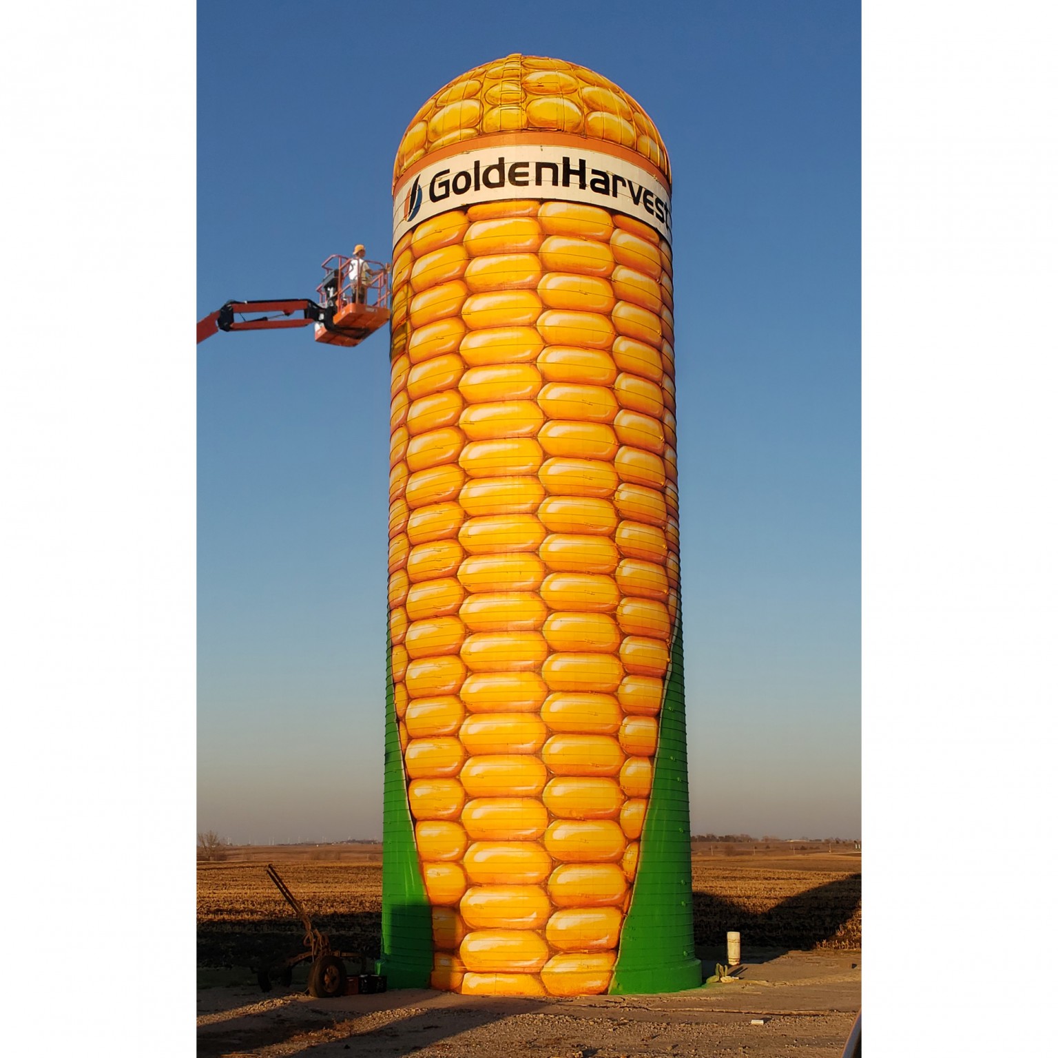 Corn Silo Advertisement Mural – Webster City, Iowa – Free Sky Studios